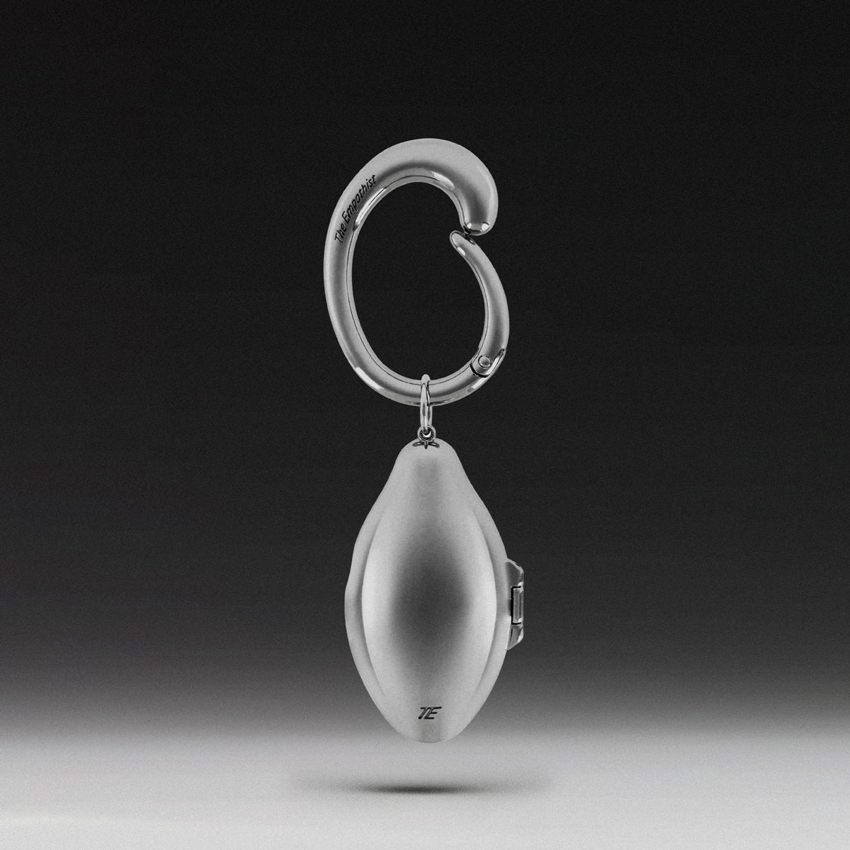 Seed case pendant – unplain
